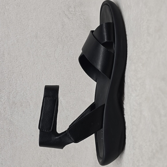 Naturalizer | Shoes | Naturalizer Womens Black Faux Leather Sandals ...